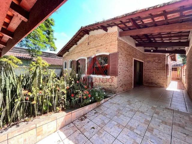 Casa / Sobrado para Venda em Ubatuba/SP Umuarama 5 Quartos