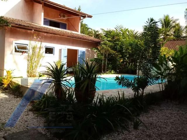 Casa / Sobrado para Venda em Ubatuba/SP Ubatuba Country 3 Quartos