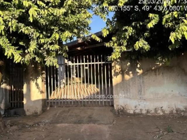 Casa / Sobrado para Venda em Ubarana/SP Centro 2 Quartos