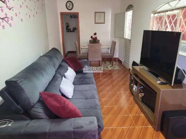 Casa / Sobrado para Venda em Uberaba/MG Conjunto Margarida Rosa de Azevedo 4 Quartos