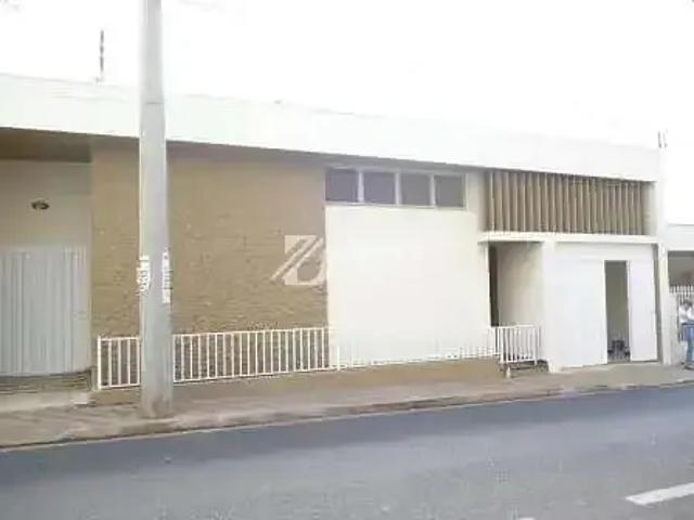 Casa / Sobrado para Venda em Uberaba/MG Centro 5 Quartos