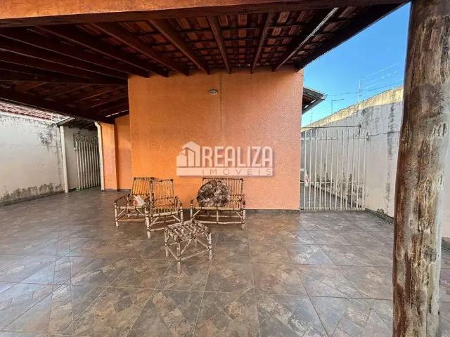 Casa / Sobrado para Venda em Uberaba/MG Cidade Jardim 4 Quartos