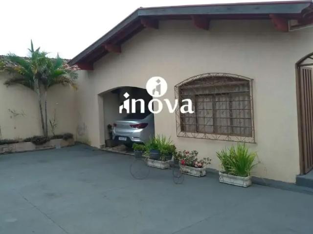 Casa / Sobrado para Venda em Uberaba/MG Amoroso Costa 3 Quartos
