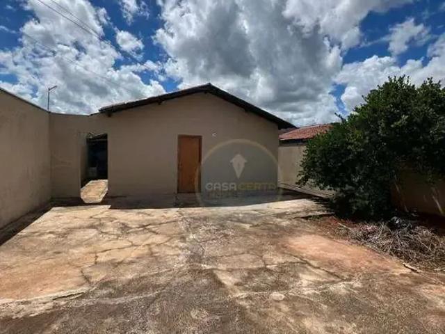 Casa / Sobrado para Venda em Uberaba/MG Beija Flor II 2 Quartos