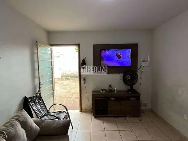 Casa / Sobrado para Venda em Uberaba/MG Beija Flor II 2 Quartos
