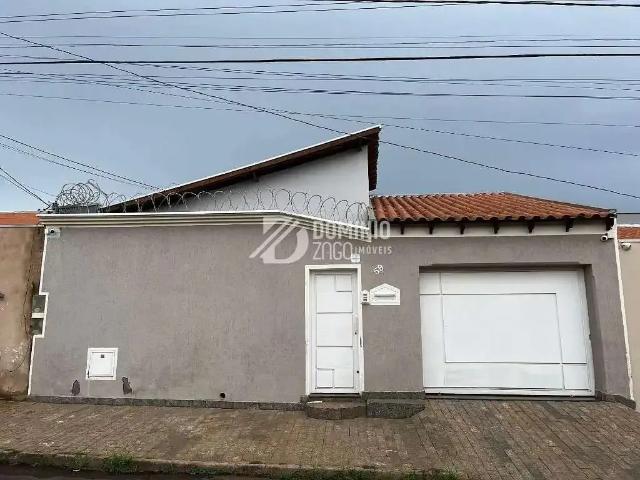 Casa / Sobrado para Venda em Uberaba/MG Beija Flor II 3 Quartos