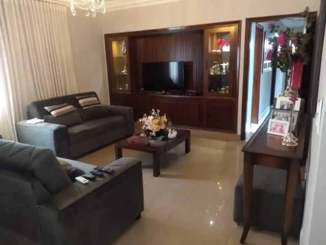 Casa / Sobrado para Venda em Uberaba/MG Grande Horizonte 4 Quartos