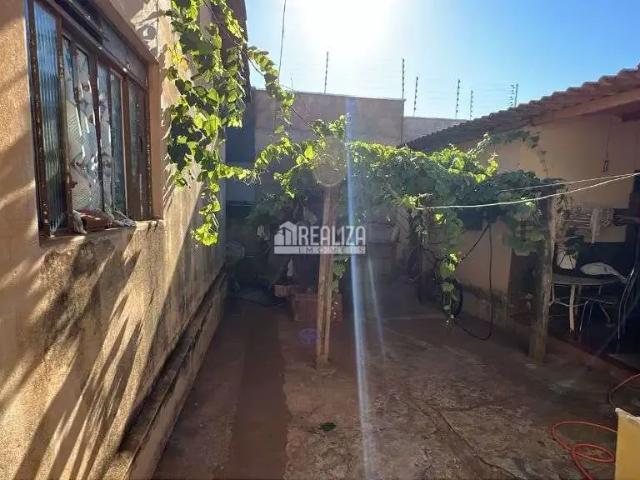Casa / Sobrado para Venda em Uberaba/MG Fabrício 4 Quartos
