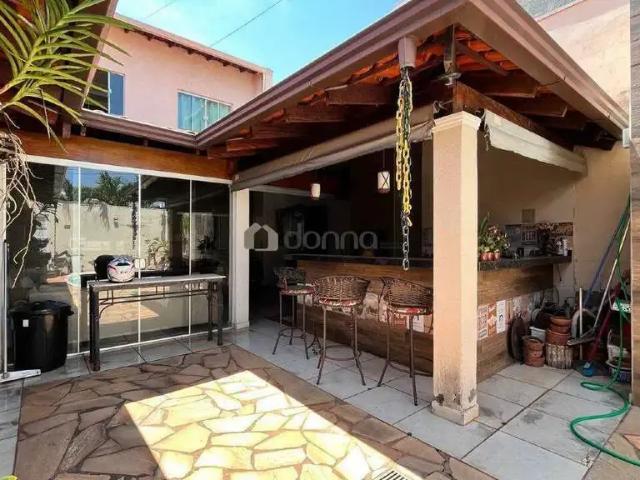 Casa / Sobrado para Venda em Uberaba/MG Jardim Nenê Gomes 3 Quartos