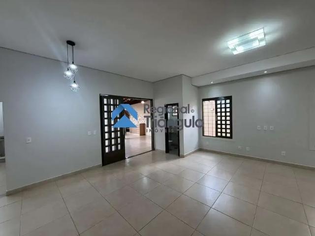 Casa / Sobrado para Venda em Uberaba/MG Jardim do Lago 3 Quartos