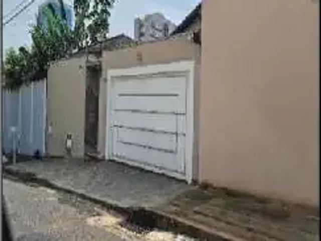 Casa / Sobrado para Venda em Uberaba/MG Jardim do Lago 3 Quartos