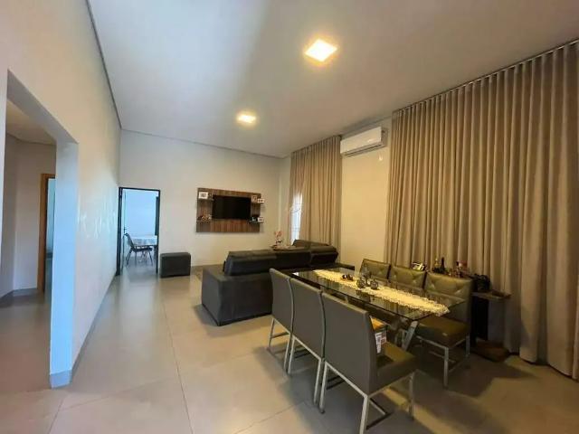 Casa / Sobrado para Venda em Uberaba/MG Jardim do Lago 4 Quartos