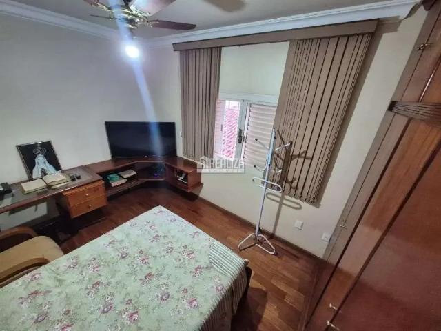 Casa / Sobrado para Venda em Uberaba/MG Olinda 6 Quartos