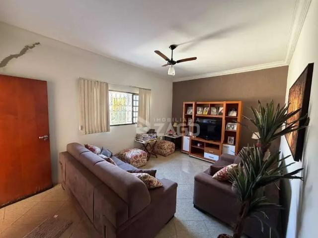 Casa / Sobrado para Venda em Uberaba/MG Lourdes 2 Quartos