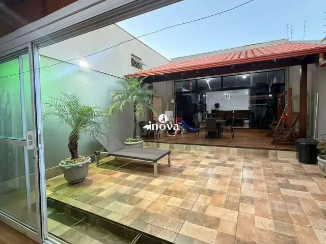Casa / Sobrado para Venda em Uberaba/MG Lourdes 3 Quartos