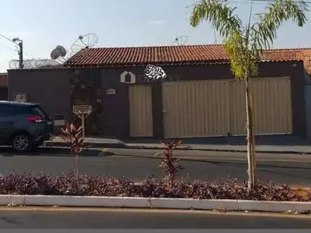 Casa / Sobrado para Venda em Uberaba/MG Lourdes 3 Quartos