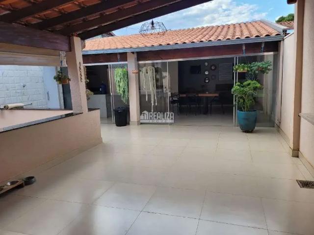 Casa / Sobrado para Venda em Uberaba/MG Lourdes 3 Quartos