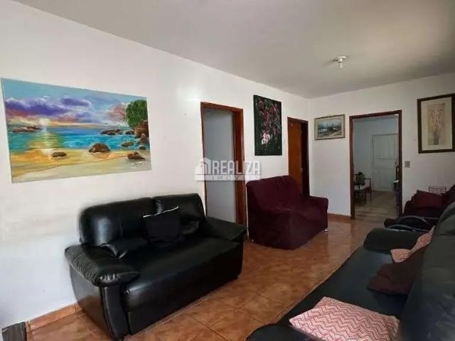Casa / Sobrado para Venda em Uberaba/MG Leblon 4 Quartos