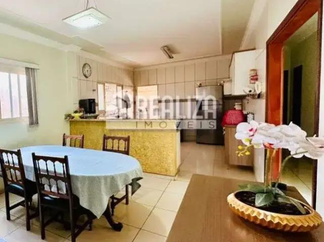 Casa / Sobrado para Venda em Uberaba/MG Nossa Senhora da Abadia 5 Quartos