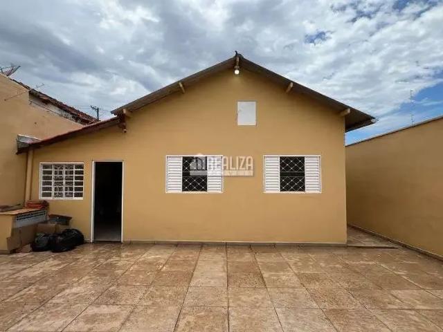 Casa / Sobrado para Venda em Uberaba/MG Núcleo Habitacional Silvério Cartafina 4 Quartos