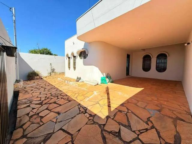 Casa / Sobrado para Venda em Uberaba/MG Santa Marta 6 Quartos