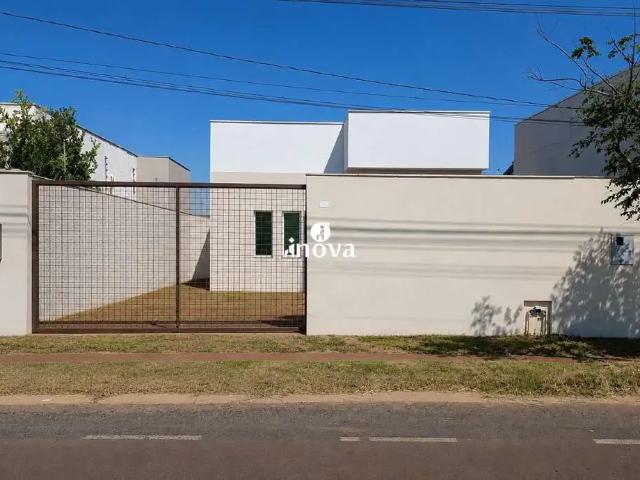 Casa / Sobrado para Venda em Uberaba/MG Parque das Laranjeiras 2 Quartos