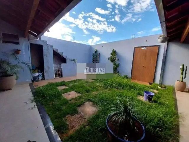 Casa / Sobrado para Venda em Uberaba/MG Parque das Laranjeiras 3 Quartos