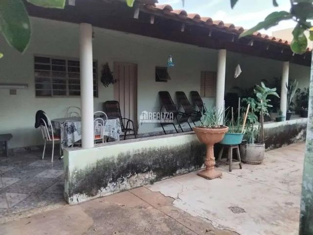 Casa / Sobrado para Venda em Uberaba/MG Parque São Geraldo 4 Quartos