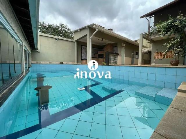 Casa / Sobrado para Venda em Uberaba/MG Universitário 3 Quartos