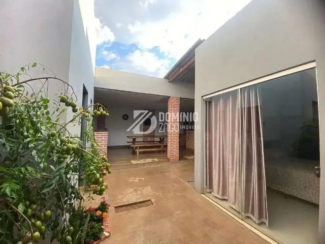 Casa / Sobrado para Venda em Uberaba/MG Vila Arquelau 4 Quartos
