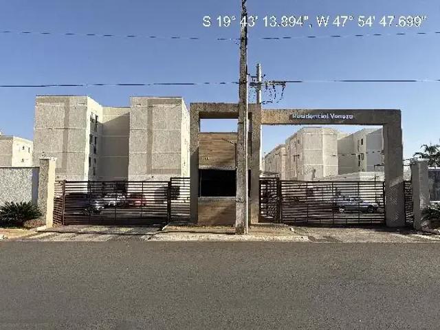 Casa / Sobrado para Venda em Uberaba/MG Vila Arquelau 2 Quartos