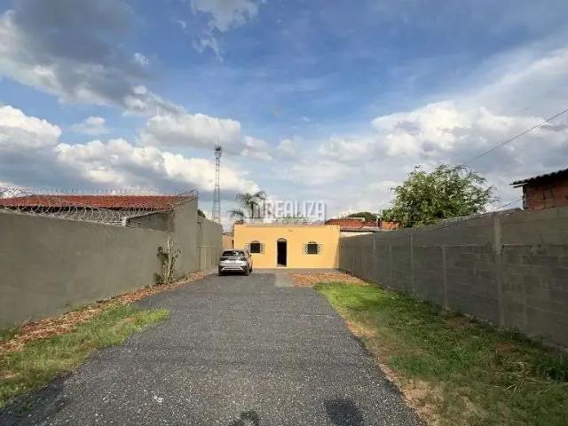Casa / Sobrado para Venda em Uberaba/MG Vila Arquelau 3 Quartos