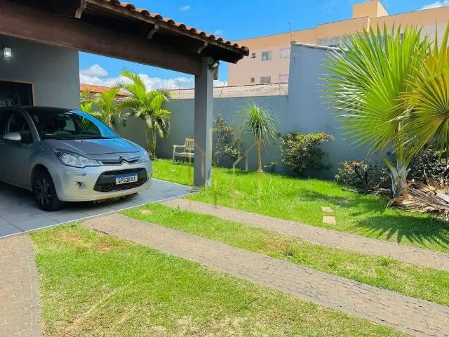 Casa / Sobrado para Venda em Uberlândia/MG Conjunto Segismundo Pereira 3 Quartos