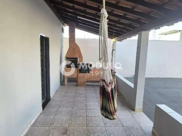 Casa / Sobrado para Venda em Uberlândia/MG Conjunto Segismundo Pereira 3 Quartos