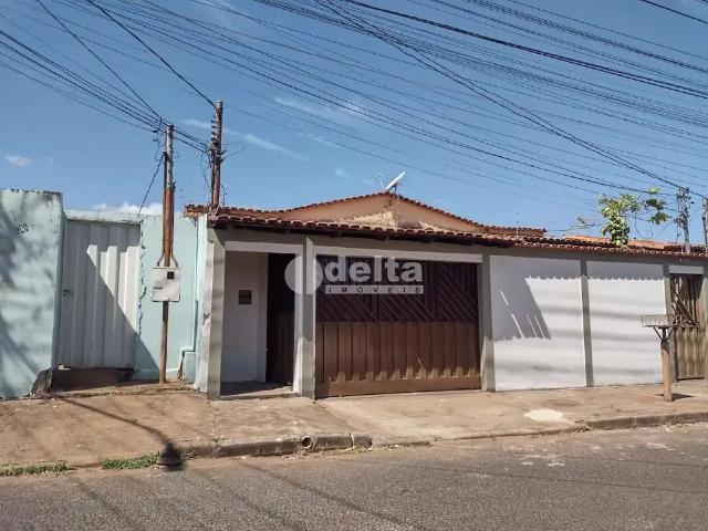 Casa / Sobrado para Venda em Uberlândia/MG Conjunto Segismundo Pereira 3 Quartos