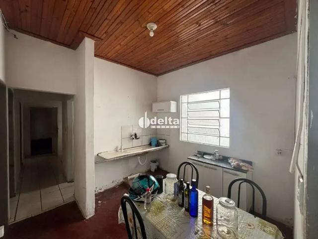 Casa / Sobrado para Venda em Uberlândia/MG Cazeca 4 Quartos