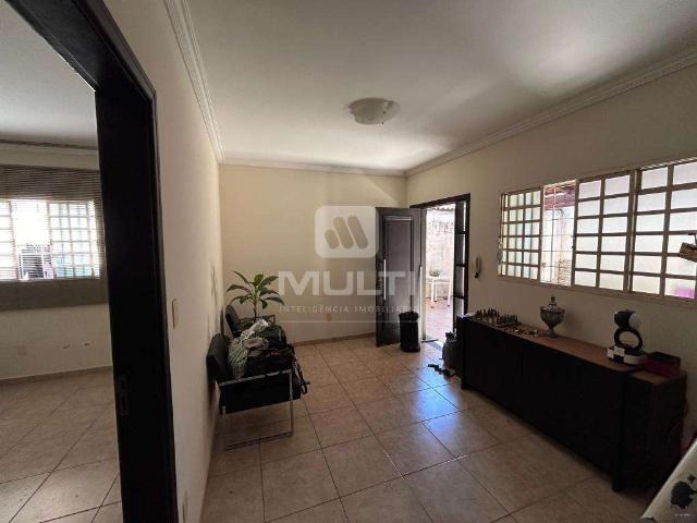 Casa / Sobrado para Venda em Uberlândia/MG Carajás 5 Quartos
