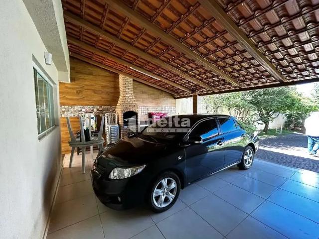 Casa / Sobrado para Venda em Uberlândia/MG Carajás 3 Quartos