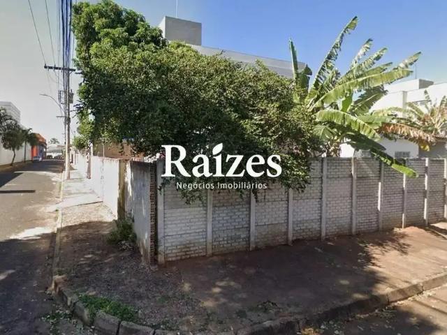 Casa / Sobrado para Venda em Uberlândia/MG Centro 3 Quartos