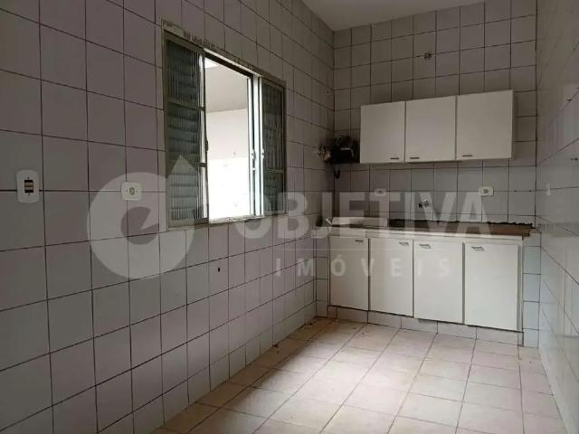 Casa / Sobrado para Venda em Uberlândia/MG Centro 4 Quartos