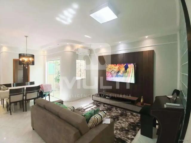 Casa / Sobrado para Venda em Uberlândia/MG Chácaras Tubalina 4 Quartos