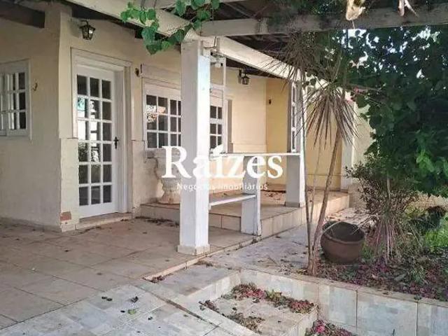 Casa / Sobrado para Venda em Uberlândia/MG Cidade Jardim 4 Quartos