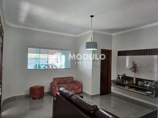 Casa / Sobrado para Venda em Uberlândia/MG Cidade Jardim 4 Quartos