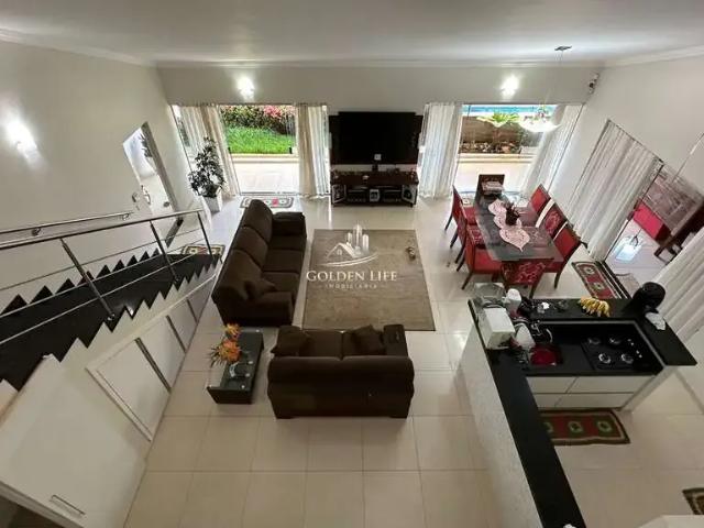 Casa / Sobrado para Venda em Uberlândia/MG Cidade Jardim 4 Quartos