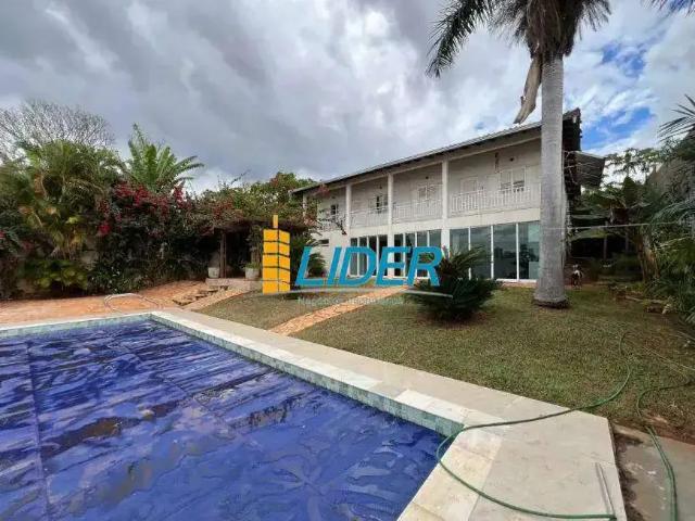 Casa / Sobrado para Venda em Uberlândia/MG Cidade Jardim 4 Quartos