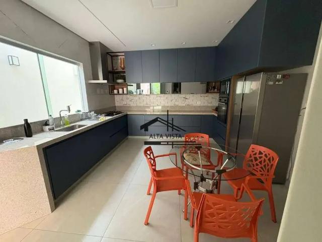 Casa / Sobrado para Venda em Uberlândia/MG Cidade Jardim 4 Quartos