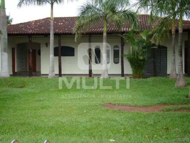 Casa / Sobrado para Venda em Uberlândia/MG Cidade Jardim 4 Quartos