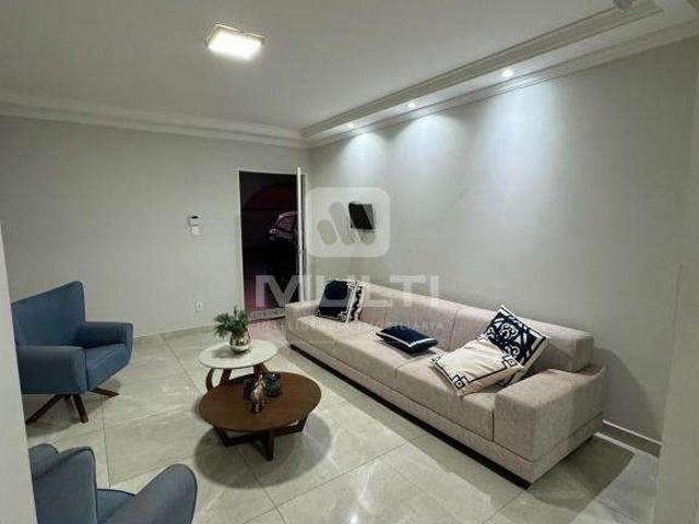 Casa / Sobrado para Venda em Uberlândia/MG Cidade Jardim 4 Quartos