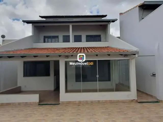 Casa / Sobrado para Venda em Uberlândia/MG Cidade Jardim 4 Quartos