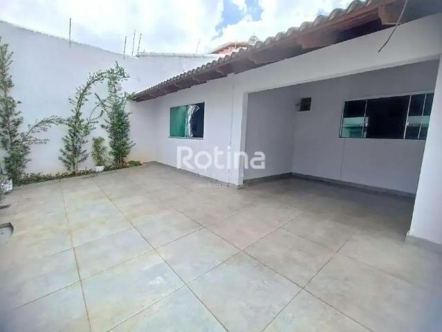 Casa / Sobrado para Venda em Uberlândia/MG Cidade Jardim 4 Quartos